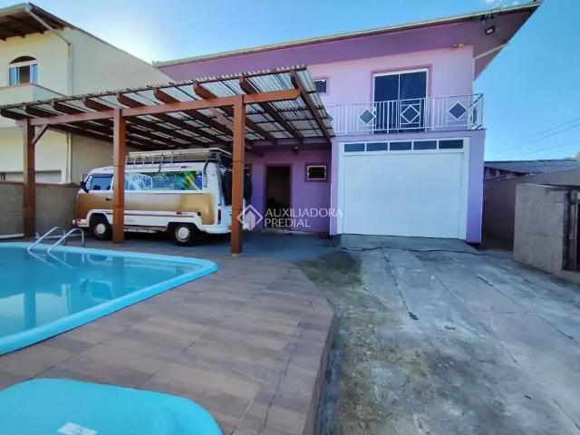 Casa / Sobrado para Venda em Palhoça/SC Ponte do Imaruim 3 Quartos