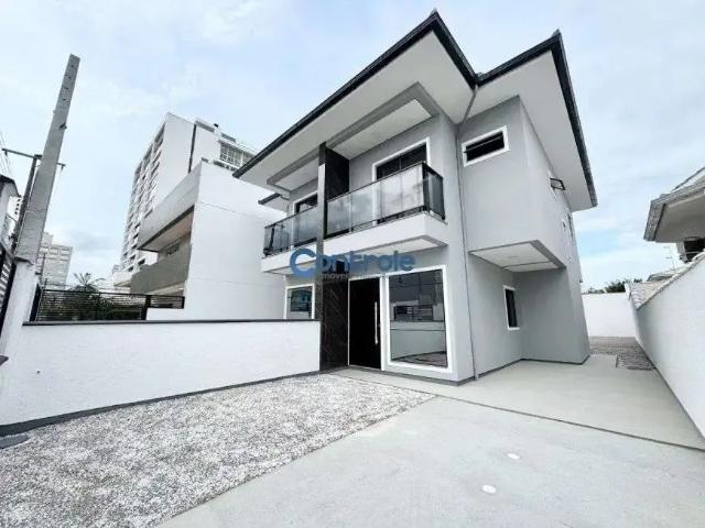 Casa / Sobrado para Venda em Palhoça/SC Pagani 3 Quartos