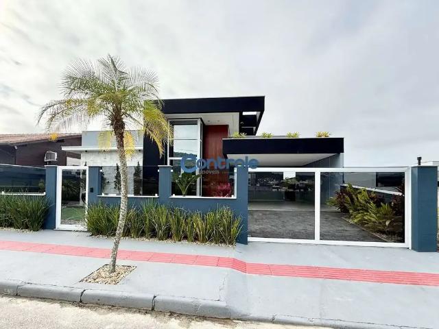 Casa / Sobrado para Venda em Palhoça/SC Pagani 3 Quartos