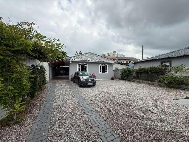 Casa / Sobrado para Venda em Palhoça/SC Pagani 3 Quartos