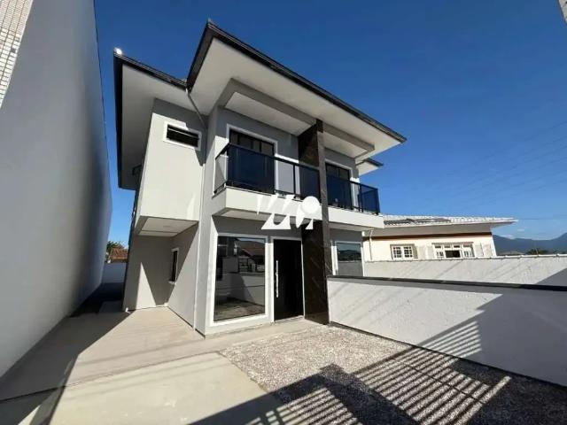 Casa / Sobrado para Venda em Palhoça/SC Pagani 3 Quartos