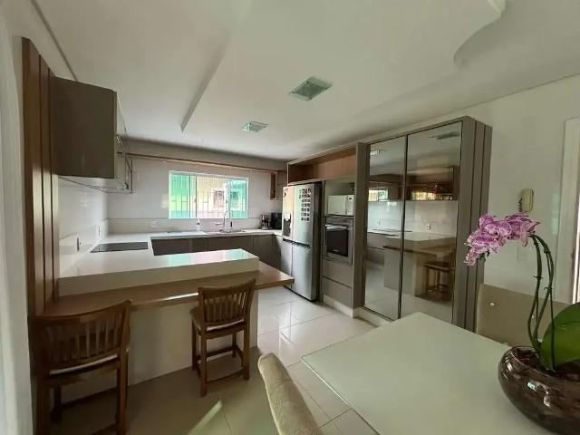 Casa / Sobrado para Venda em Palhoça/SC Pagani 4 Quartos