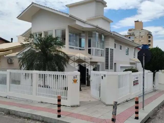 Casa / Sobrado para Venda em Palhoça/SC Pagani 4 Quartos