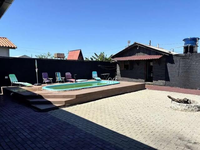 Casa / Sobrado para Venda em Palhoça/SC Passagem de Maciambú Ens Brito 3 Quartos