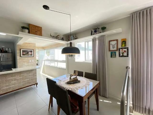 Casa / Sobrado para Venda em Palhoça/SC Pedra Branca 2 Quartos