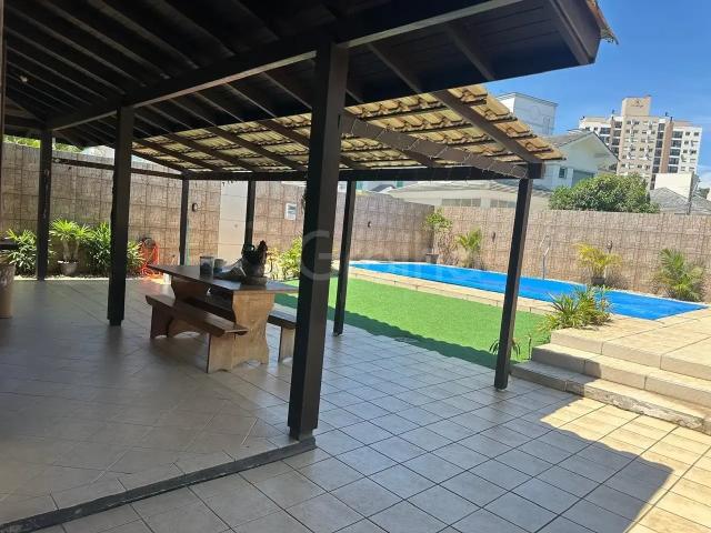 Casa / Sobrado para Venda em Palhoça/SC Pedra Branca 2 Quartos