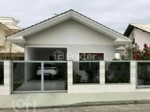Casa / Sobrado para Venda em Palhoça/SC Pedra Branca 3 Quartos