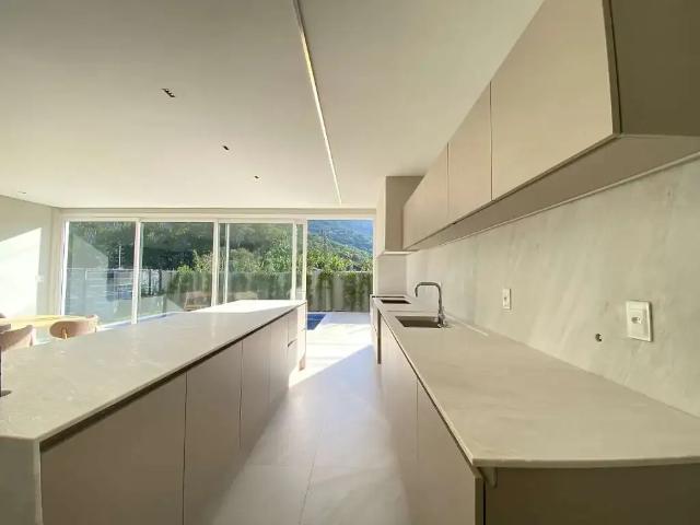 Casa / Sobrado para Venda em Palhoça/SC Pedra Branca 4 Quartos