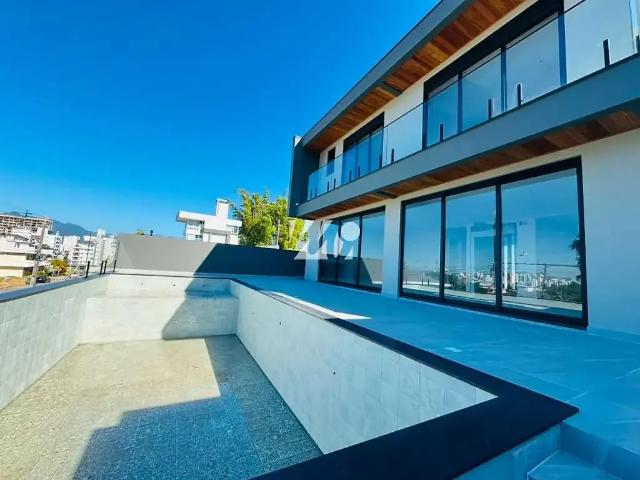Casa / Sobrado para Venda em Palhoça/SC Pedra Branca 4 Quartos