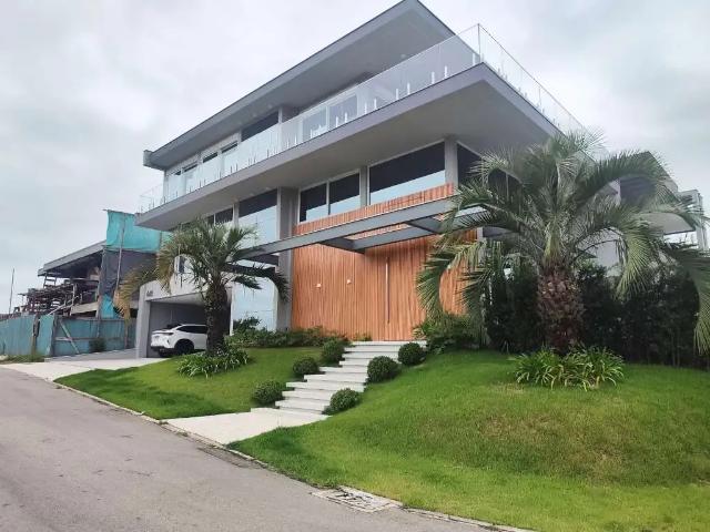 Casa / Sobrado para Venda em Palhoça/SC Pedra Branca 4 Quartos