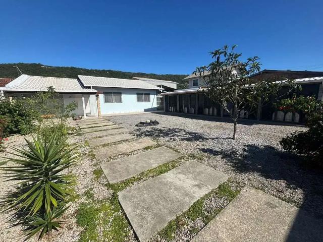Casa / Sobrado para Venda em Palhoça/SC Pinheira 3 Quartos