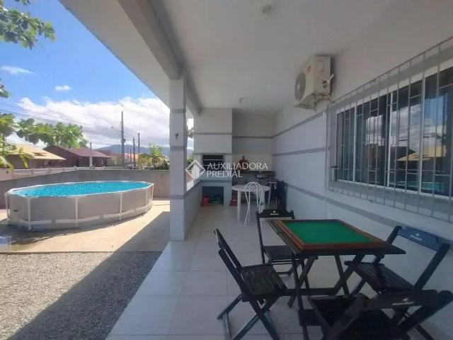 Casa / Sobrado para Venda em Palhoça/SC Praia do Sonho 4 Quartos