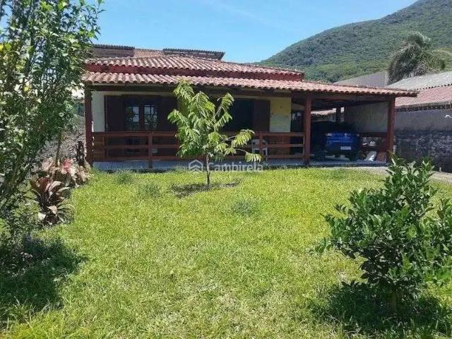 Casa / Sobrado para Venda em Palhoça/SC Praia de Fora 4 Quartos