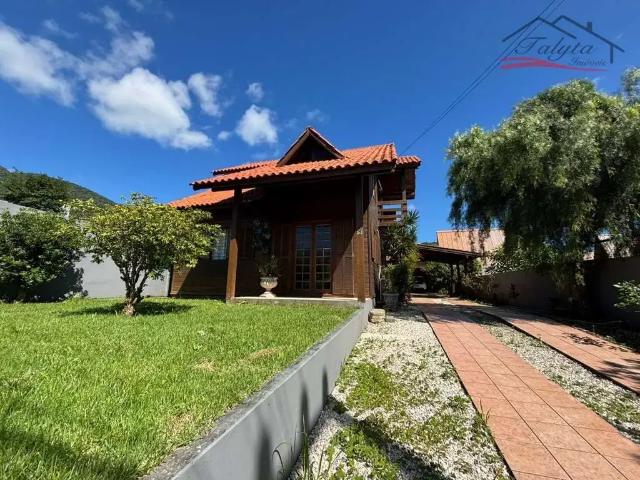 Casa / Sobrado para Venda em Palhoça/SC Praia de Fora 4 Quartos