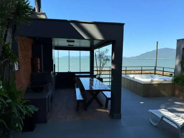 Casa / Sobrado para Venda em Palhoça/SC Praia de Fora 5 Quartos