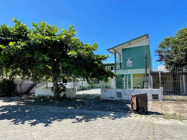 Casa / Sobrado para Venda em Palhoça/SC Praia de Fora 7 Quartos