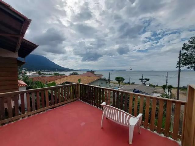 Casa / Sobrado para Venda em Palhoça/SC Praia de Fora 2 Quartos