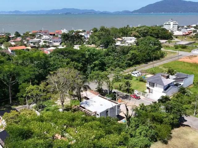 Casa / Sobrado para Venda em Palhoça/SC Praia de Fora 2 Quartos