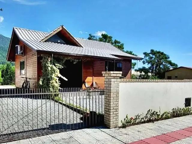 Casa / Sobrado para Venda em Palhoça/SC Praia de Fora 2 Quartos