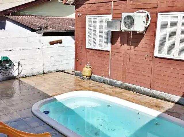 Casa / Sobrado para Venda em Palhoça/SC Praia de Fora 2 Quartos