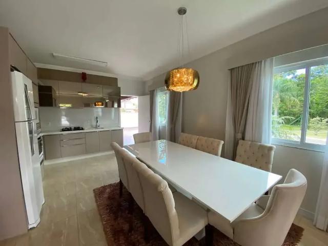 Casa / Sobrado para Venda em Palhoça/SC Praia de Fora 3 Quartos