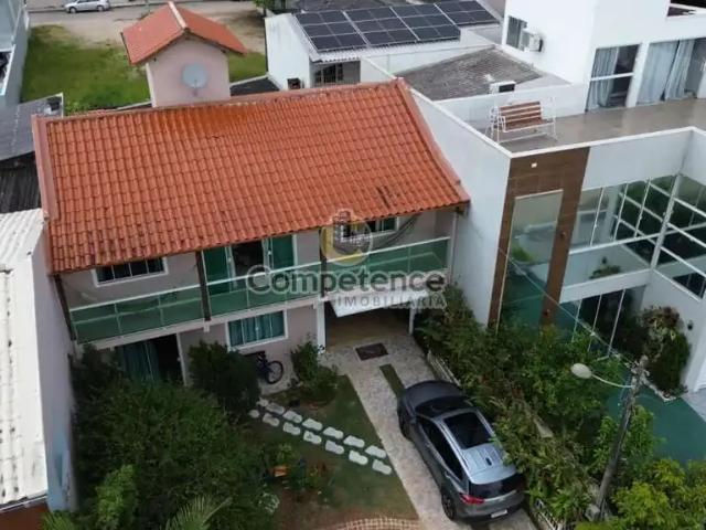 Casa / Sobrado para Venda em Palhoça/SC Praia de Fora 3 Quartos