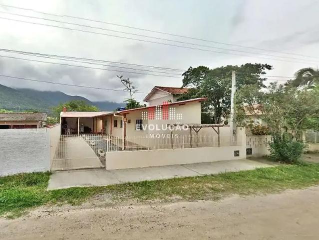 Casa / Sobrado para Venda em Palhoça/SC Praia de Fora 3 Quartos