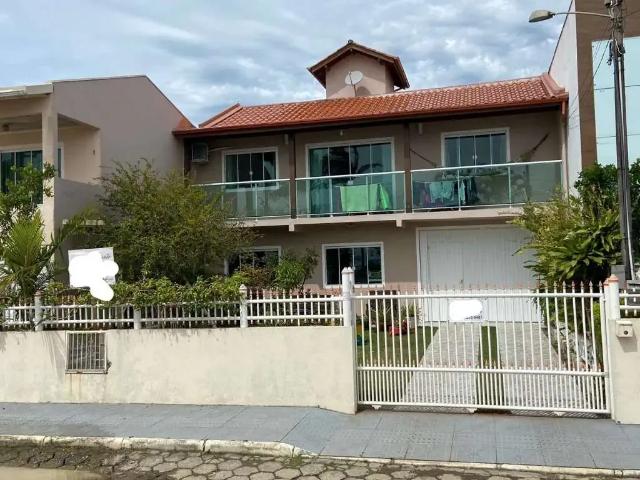 Casa / Sobrado para Venda em Palhoça/SC Praia de Fora 3 Quartos