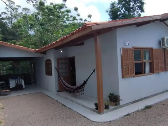 Casa / Sobrado para Venda em Palhoça/SC Praia de Fora 3 Quartos
