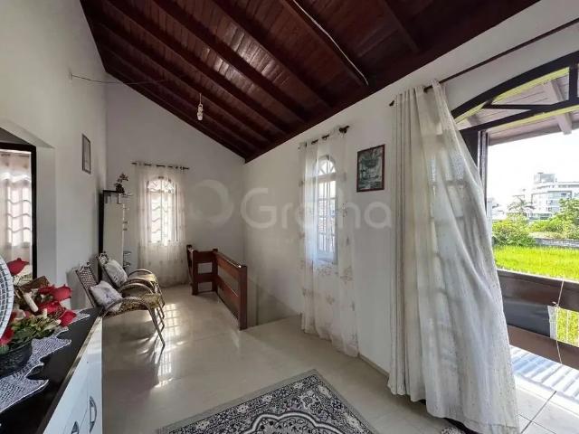 Casa / Sobrado para Venda em Palhoça/SC Praia de Fora 3 Quartos