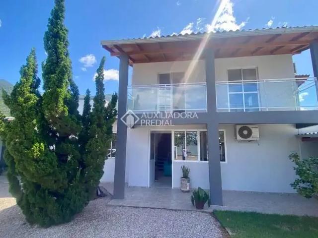 Casa / Sobrado para Venda em Palhoça/SC Praia de Fora 3 Quartos