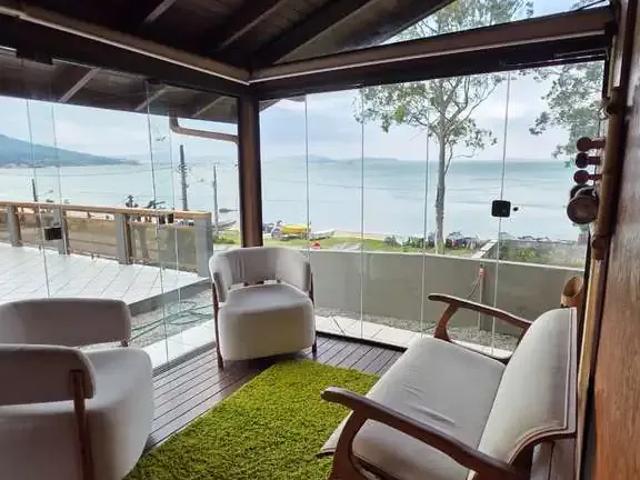Casa / Sobrado para Venda em Palhoça/SC Praia de Fora 3 Quartos