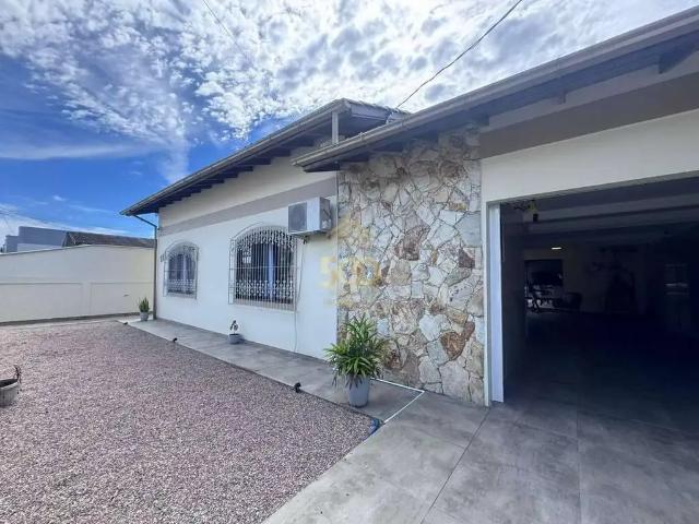 Casa / Sobrado para Venda em Palhoça/SC Rio Grande 3 Quartos