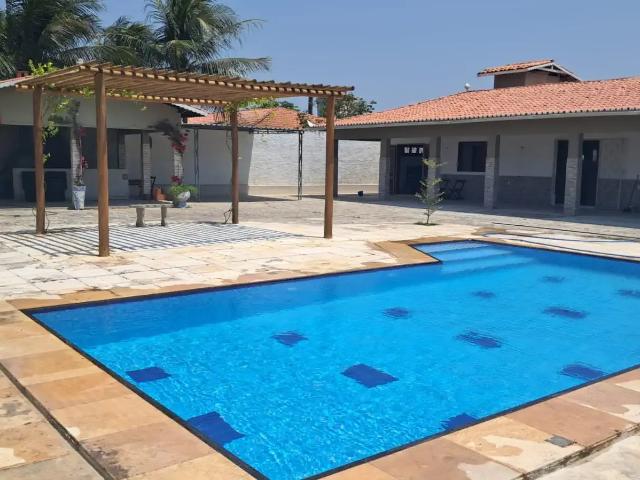 Casa / Sobrado para Venda em Paracuru/CE Centro 4 Quartos