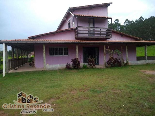 Casa / Sobrado para Venda em Paraibuna/SP Bairro do Comércio 4 Quartos