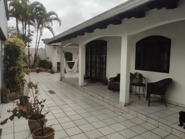 Casa / Sobrado para Venda em Paranaguá/PR Eldorado 3 Quartos