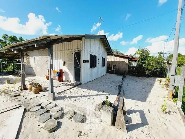 Casa / Sobrado para Venda em Paranaguá/PR Ilha das Peças 2 Quartos