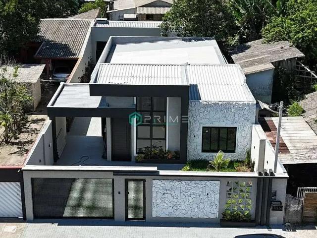 Casa / Sobrado para Venda em Paranaguá/PR Jardim América 4 Quartos