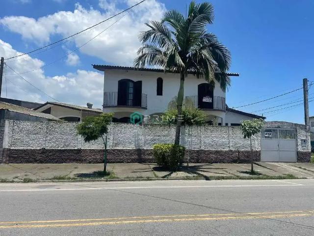 Casa / Sobrado para Venda em Paranaguá/PR Leblon 3 Quartos