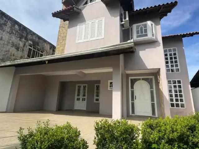 Casa / Sobrado para Venda em Paranaguá/PR Leblon 2 Quartos