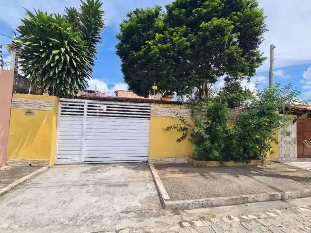 Casa / Sobrado para Venda em Parnamirim/RN Emaús 4 Quartos