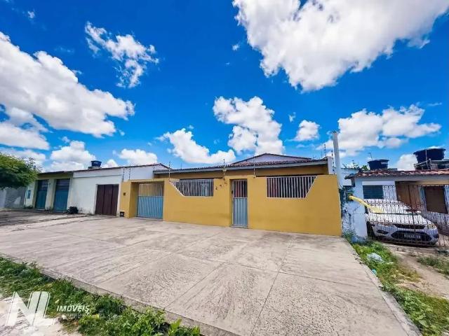 Casa / Sobrado para Venda em Parnamirim/RN Monte Castelo 5 Quartos