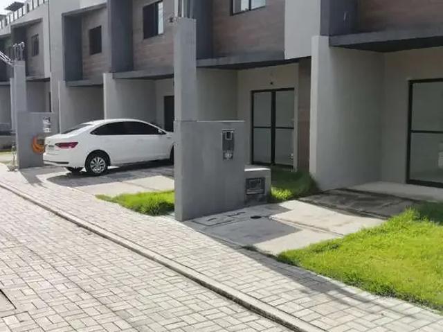 Casa / Sobrado para Venda em Parnamirim/RN Parque das Nações 3 Quartos