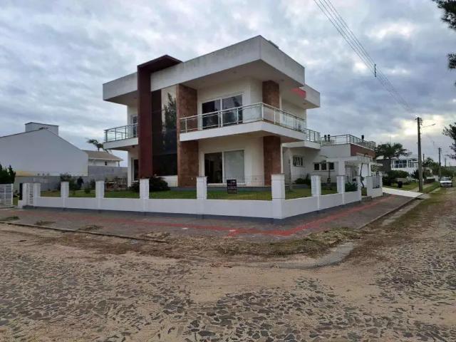 Casa / Sobrado para Venda em Passo de Torres/SC Bela Torres 4 Quartos
