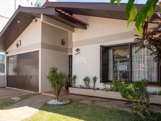 Casa / Sobrado para Venda em Passo Fundo/RS Centro 5 Quartos