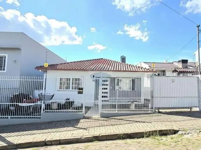 Casa / Sobrado para Venda em Passo Fundo/RS Vila Planaltina 3 Quartos