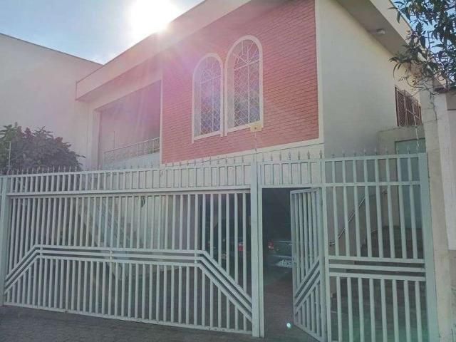Casa / Sobrado para Venda em Passos/MG Centro 5 Quartos