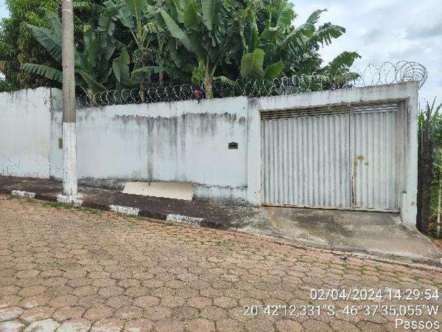 Casa / Sobrado para Venda em Passos/MG COHAB I 2 Quartos