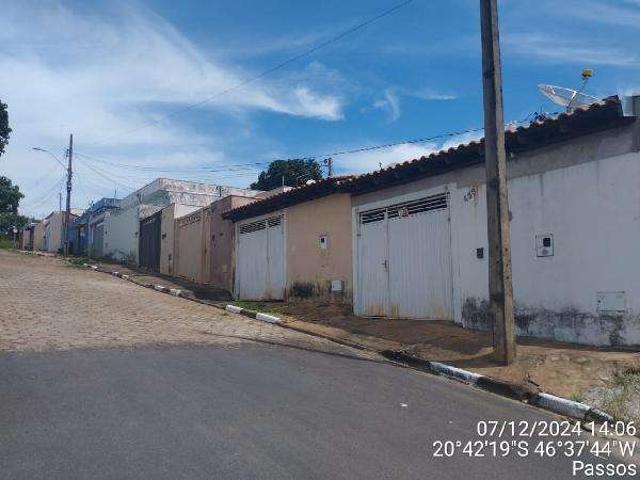 Casa / Sobrado para Venda em Passos/MG Jardim Primavera 2 Quartos