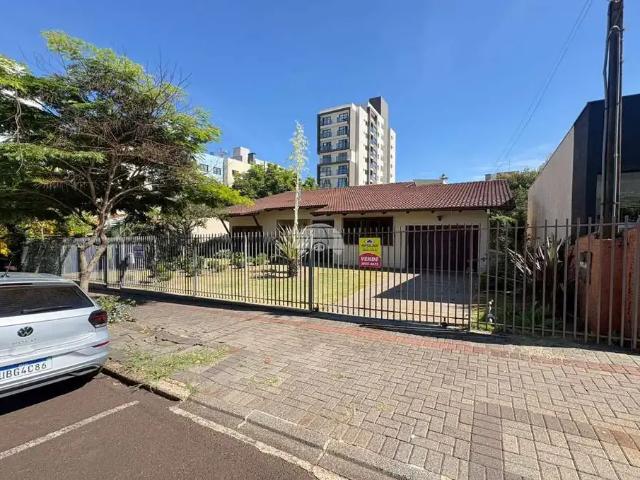 Casa / Sobrado para Venda em Pato Branco/PR Centro 5 Quartos